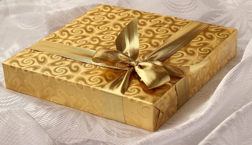 IELTS Speaking Part 2: Describe an expensive gift that you want to give ...